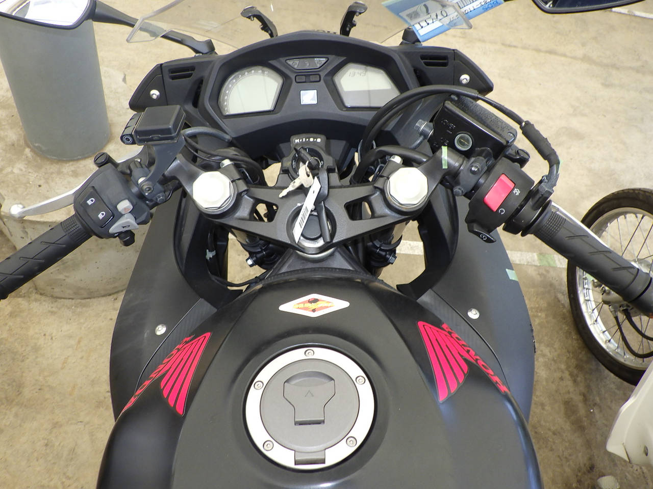 [0417] Honda CBR650F - RC83-1100407