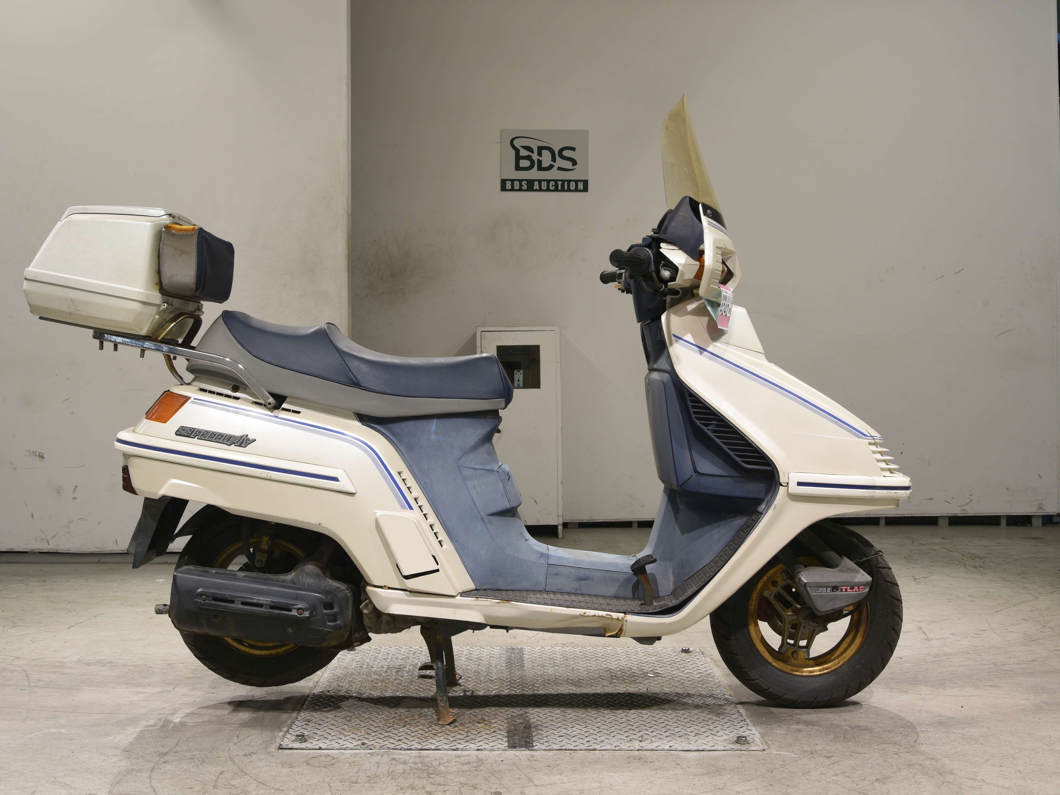 [4242] Honda FREEWAY - MF01-1007657