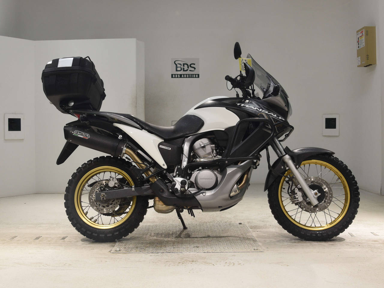 [0235] Honda XL700V TRANSALP - ZDCRD15A0BF012994