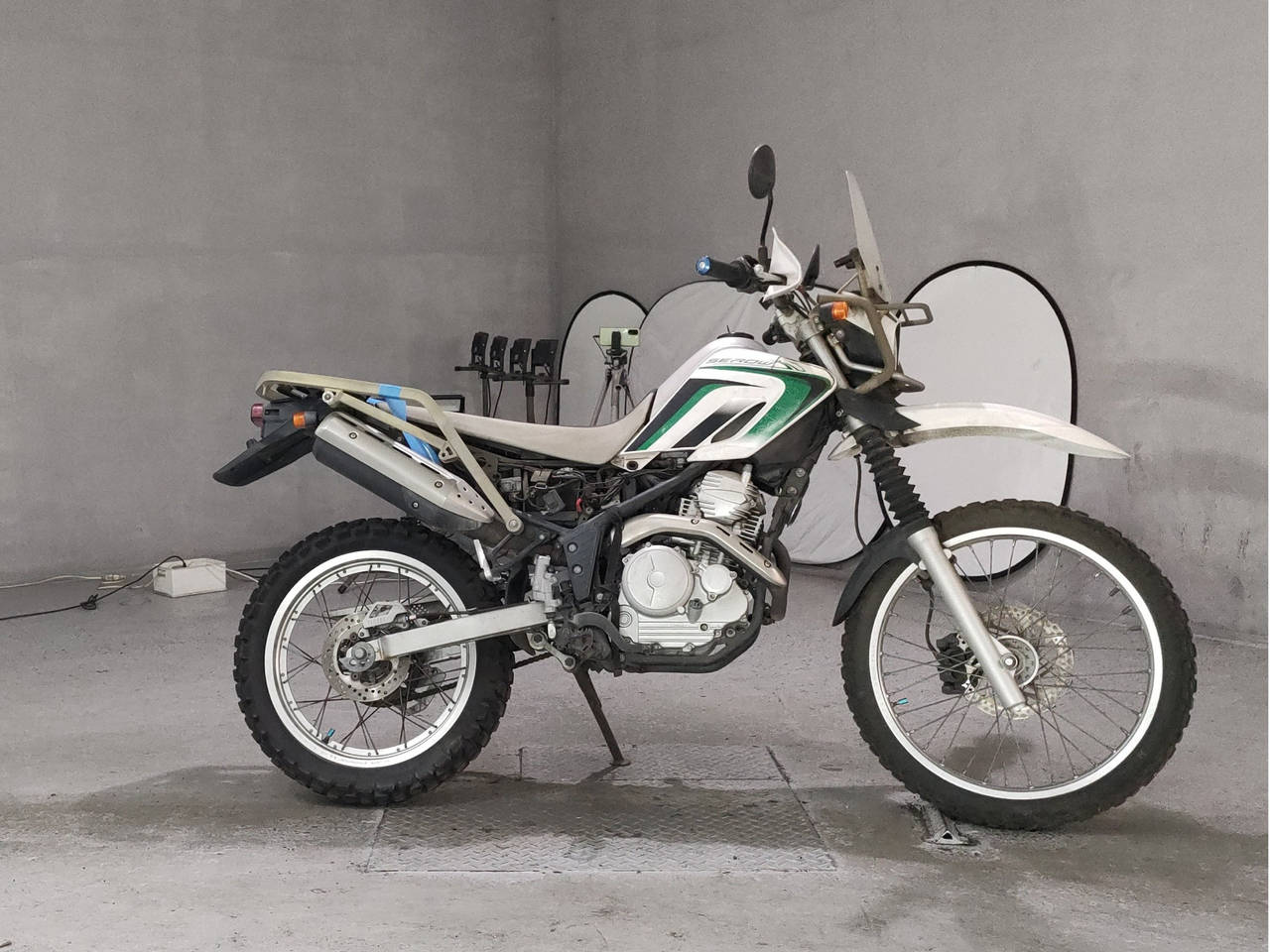 [1740] Yamaha SEROW XT250 - DG17J-006251